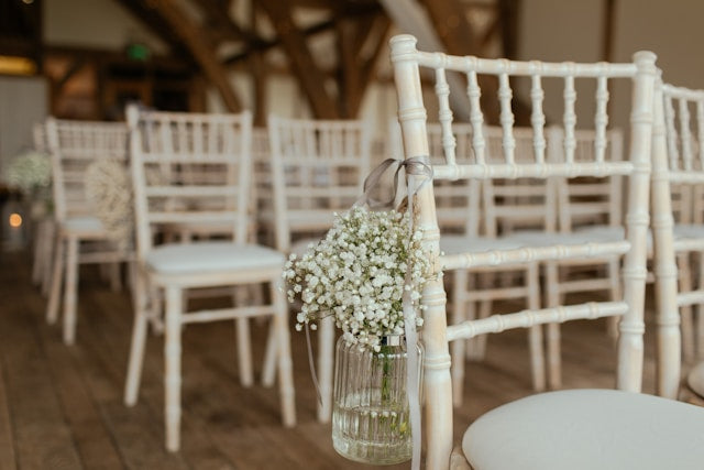 Chair Type: Folding vs. Chiavari