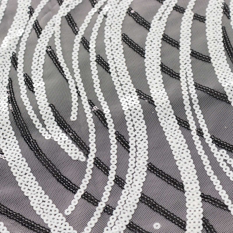 Wave Mesh Overlay 72"x72" Emerald Green | TableclothsFactory