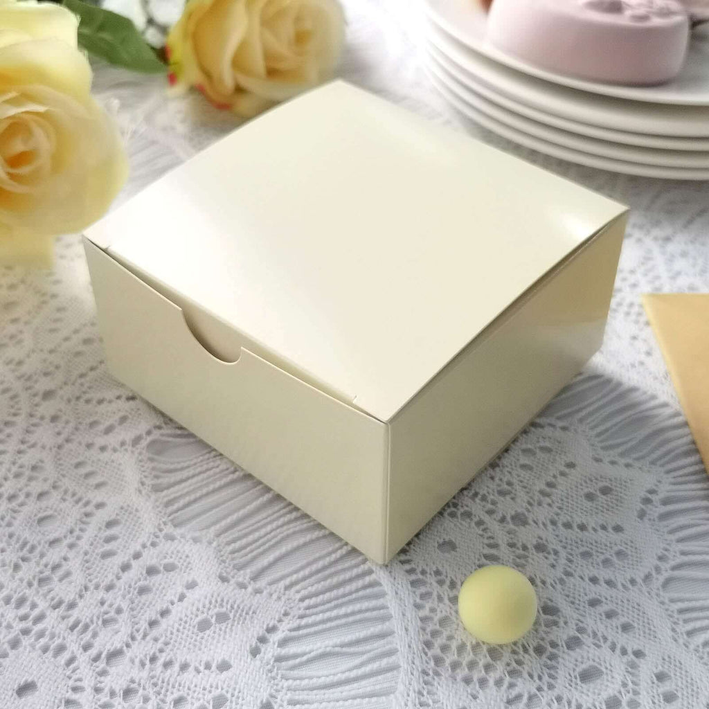 Ivory Cake Cupcake Gift Boxes 100 Pack | TableclothsFactory